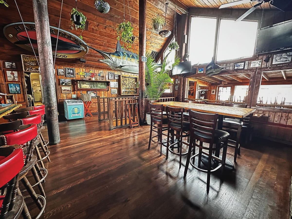 Harbor Docks Restaurant Serves Annual Thanksgiving Dinner For 29th Year ...